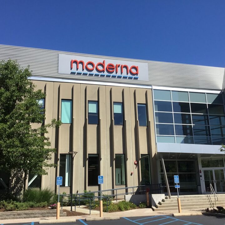 L10 Angled Louvers Provide Backdrop for Aramark Headquarters Signage ...