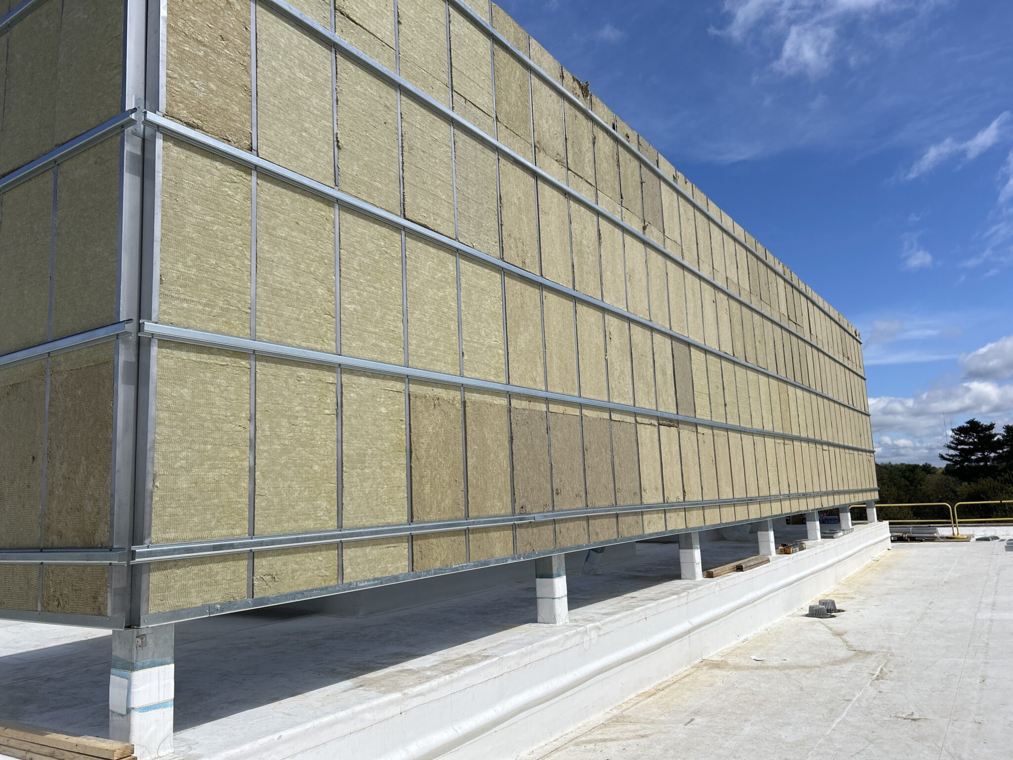 Riverside Labs Building 20: ﻿The Versatility of SoundGuard® | RoofScreen